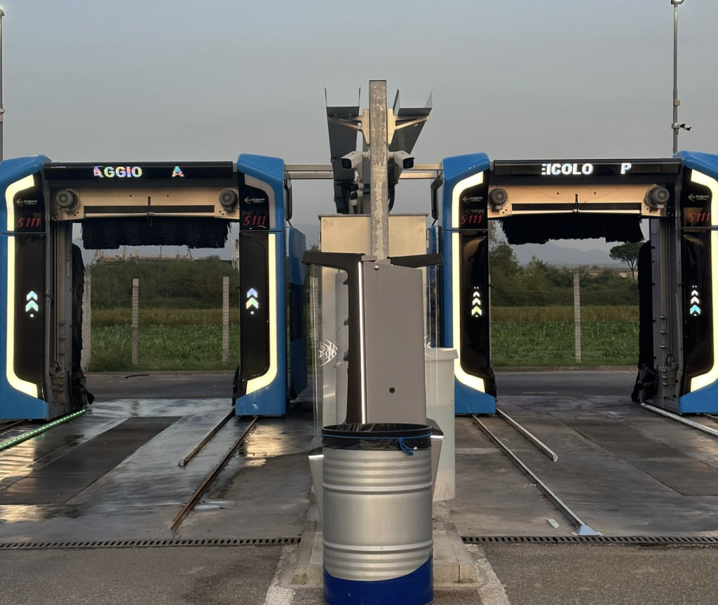 Aquarama Stargate S111 presso ad Afragola, Napoli - CleanCar